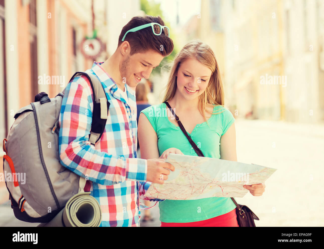 City couple map hi-res stock photography and images - Alamy
