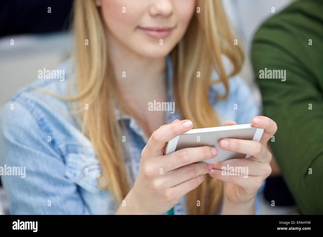 close up of female hands with smartphone Stock Photo - Alamy