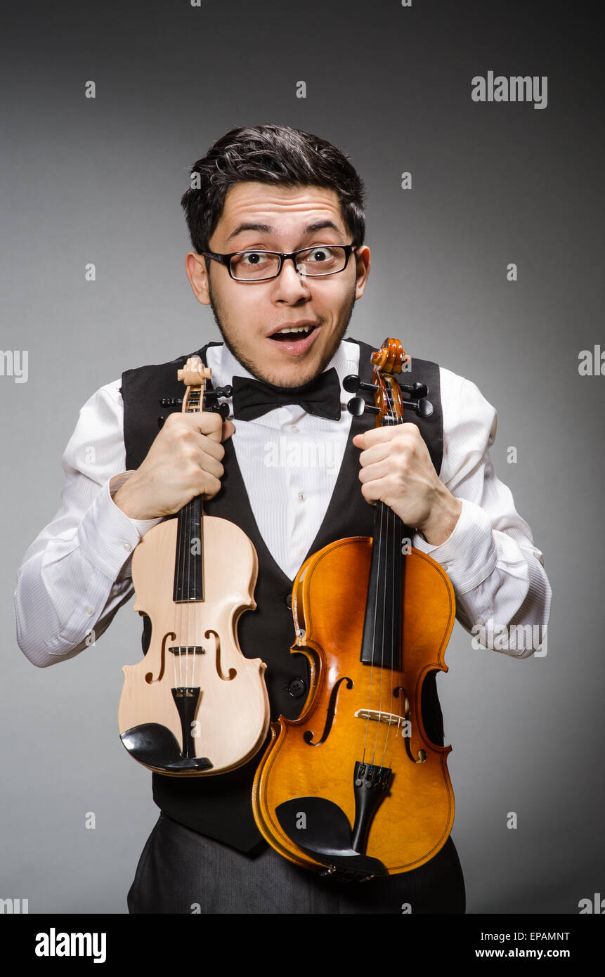 Funny violin player with fiddle Stock Photo - Alamy