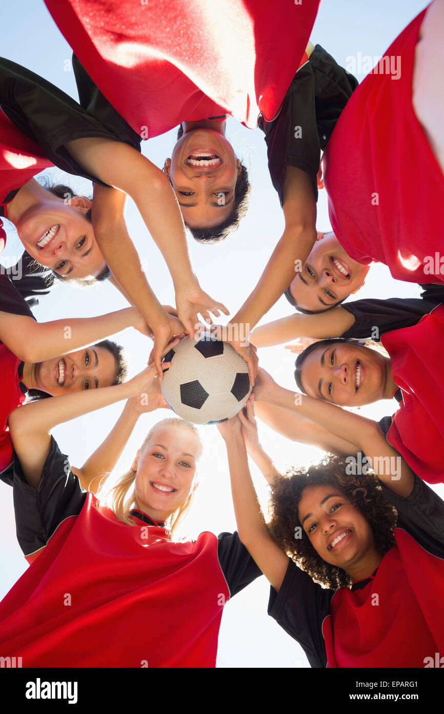 Female soccer team huddle hi-res stock photography and images - Alamy