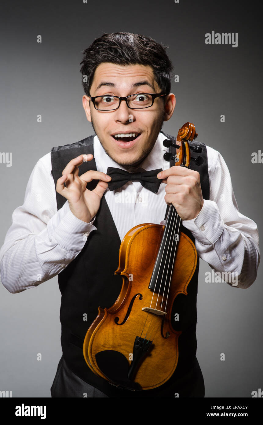 Funny violin player with fiddle Stock Photo - Alamy