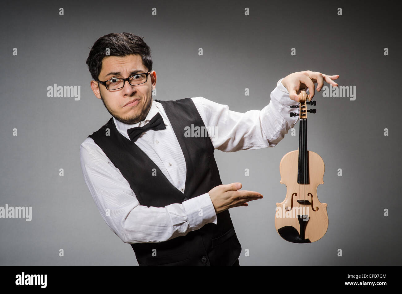 Funny violin player with fiddle Stock Photo - Alamy