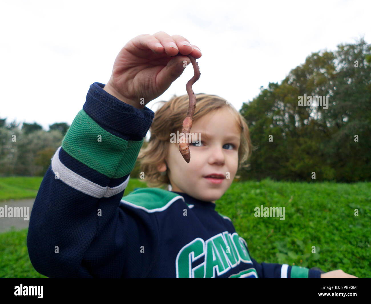 Earthworms children High Resolution Stock Photography and Images - Alamy