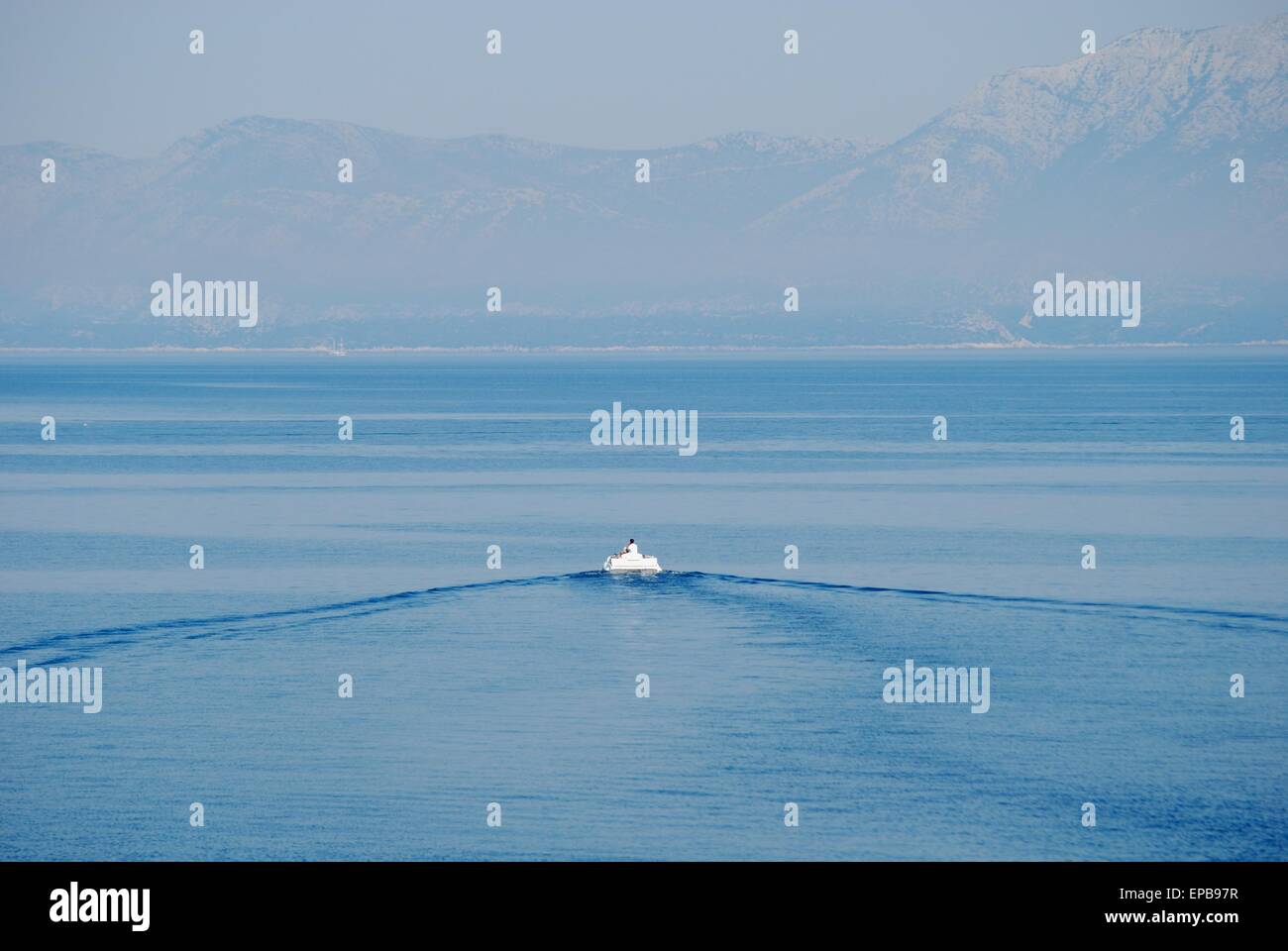 Solitary small boat hi-res stock photography and images - Alamy
