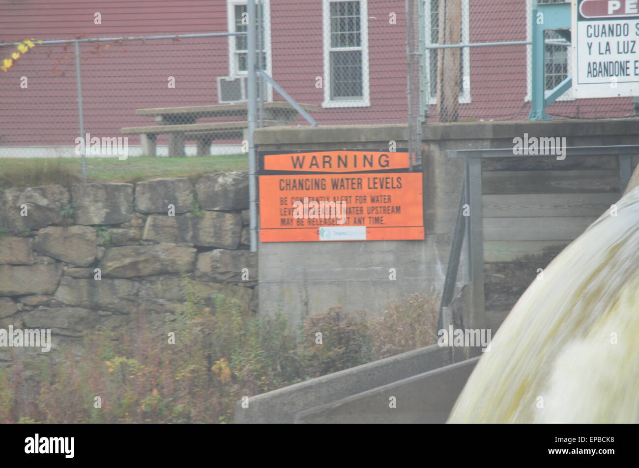 Warning at dam hi-res stock photography and images - Alamy