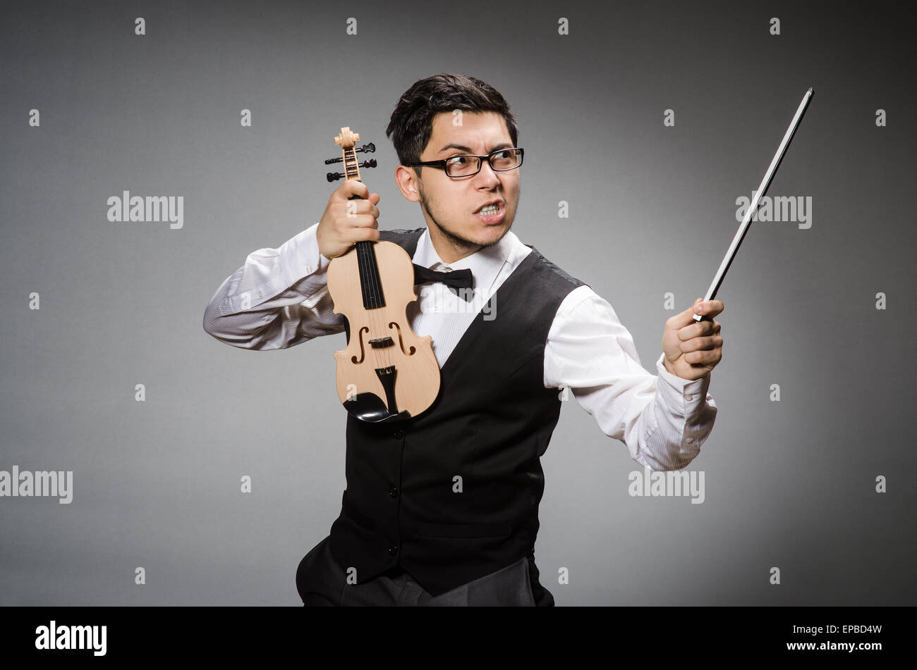 Funny violin player with fiddle Stock Photo - Alamy
