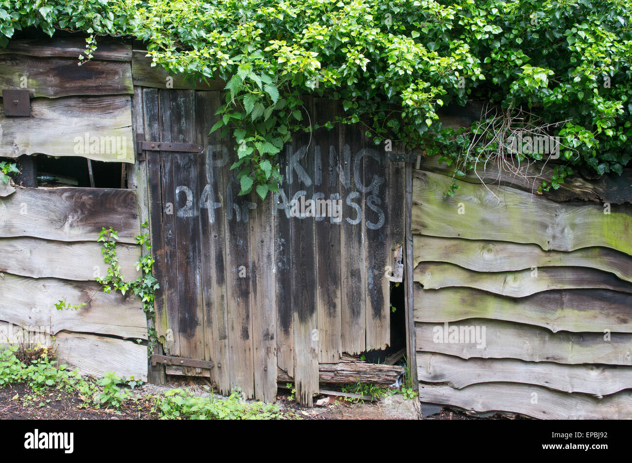 Decrepit hi-res stock photography and images - Alamy
