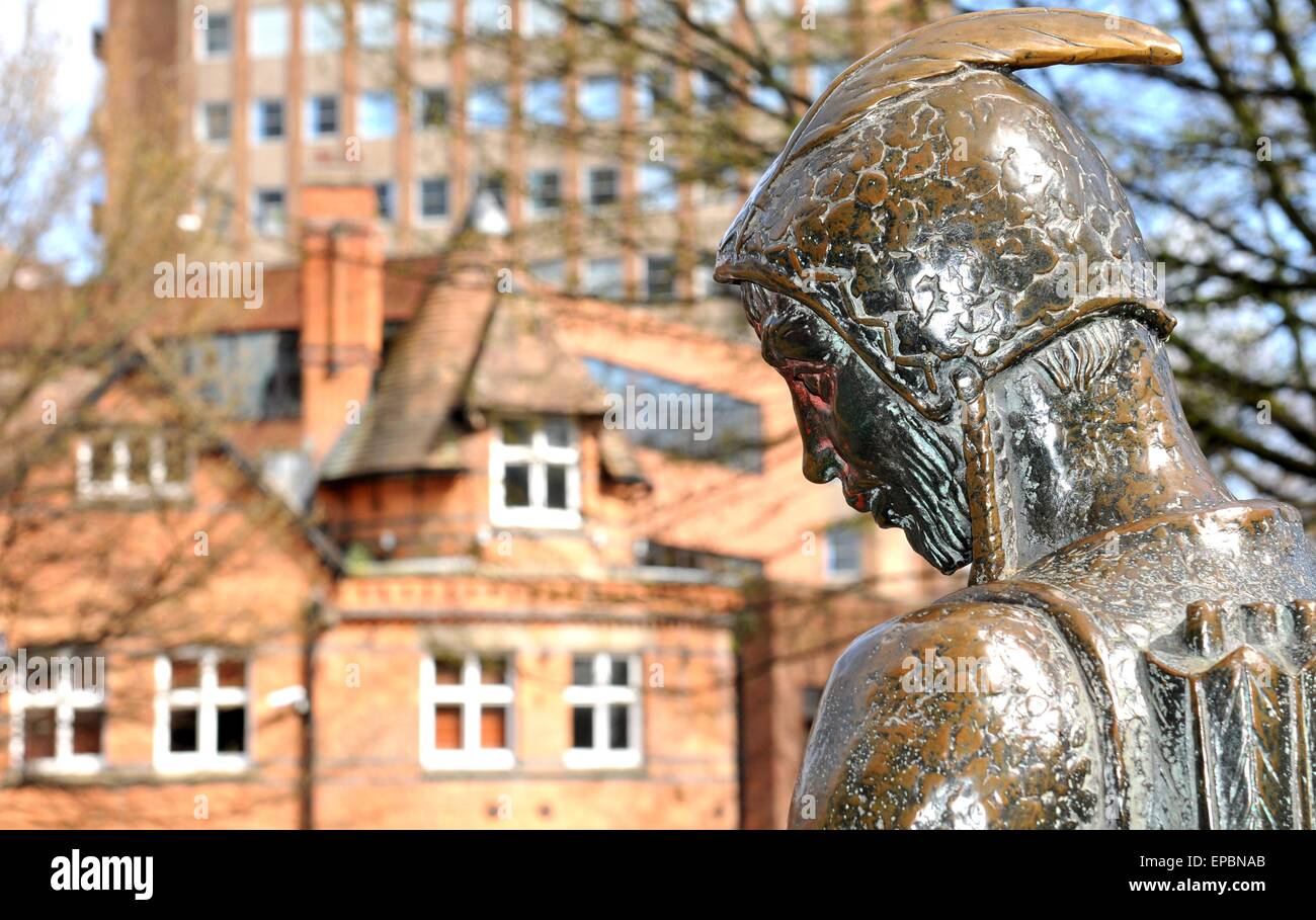 Robin Hood statue at Nottingham castle Stock Photo - Alamy
