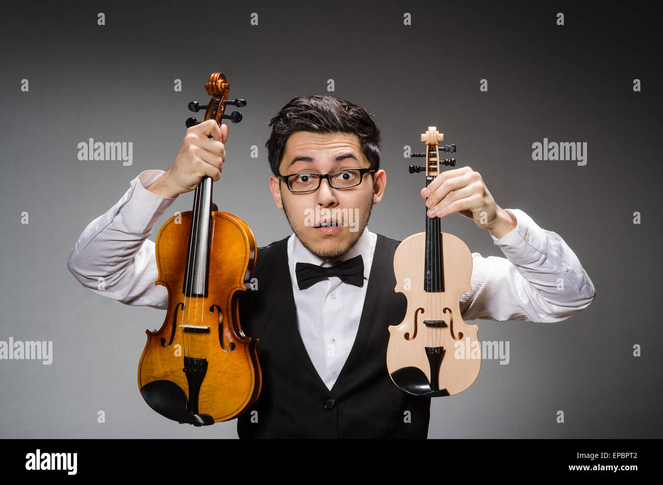 Funny violin player with fiddle Stock Photo - Alamy