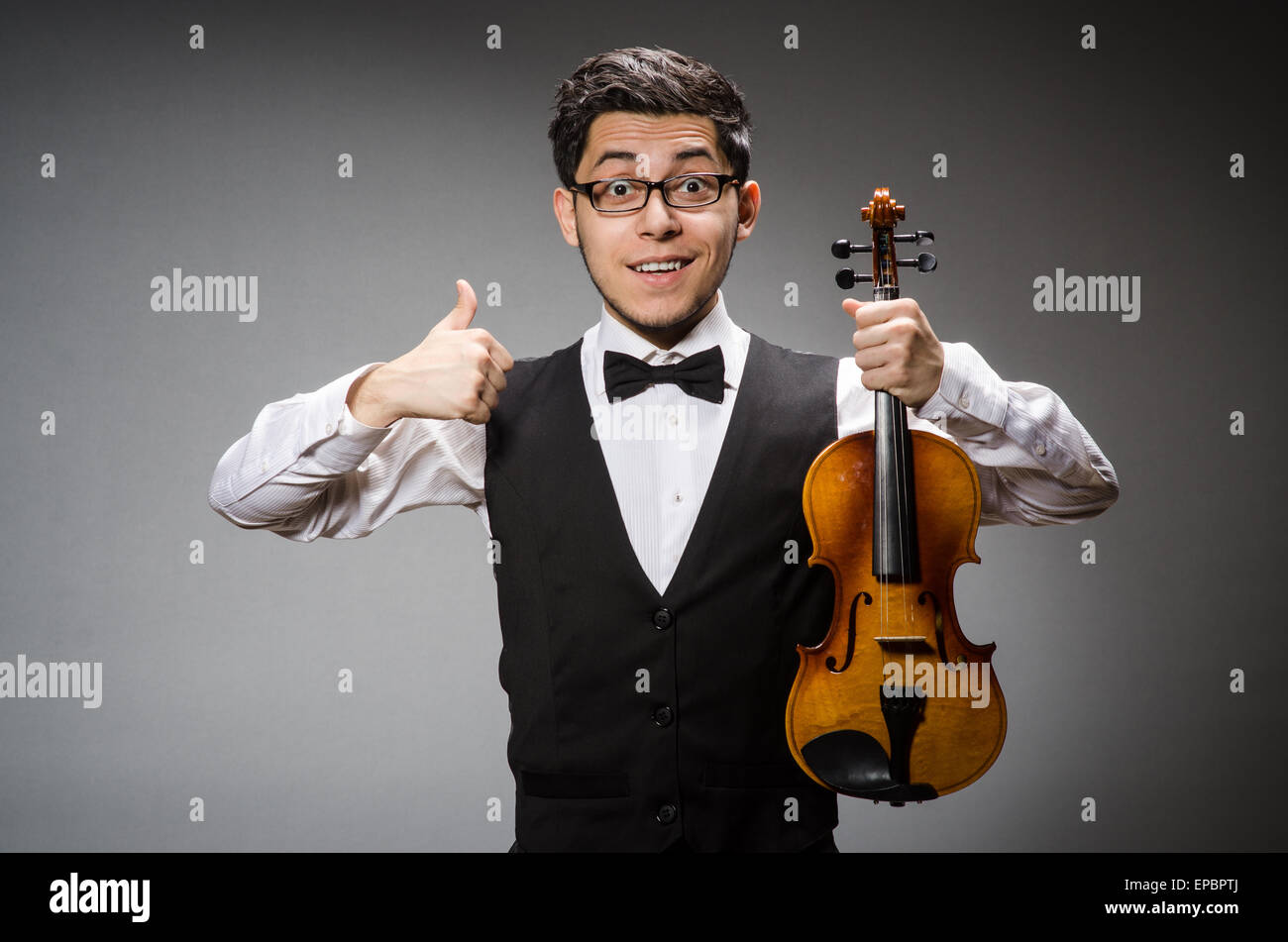 Funny violin player with fiddle Stock Photo - Alamy