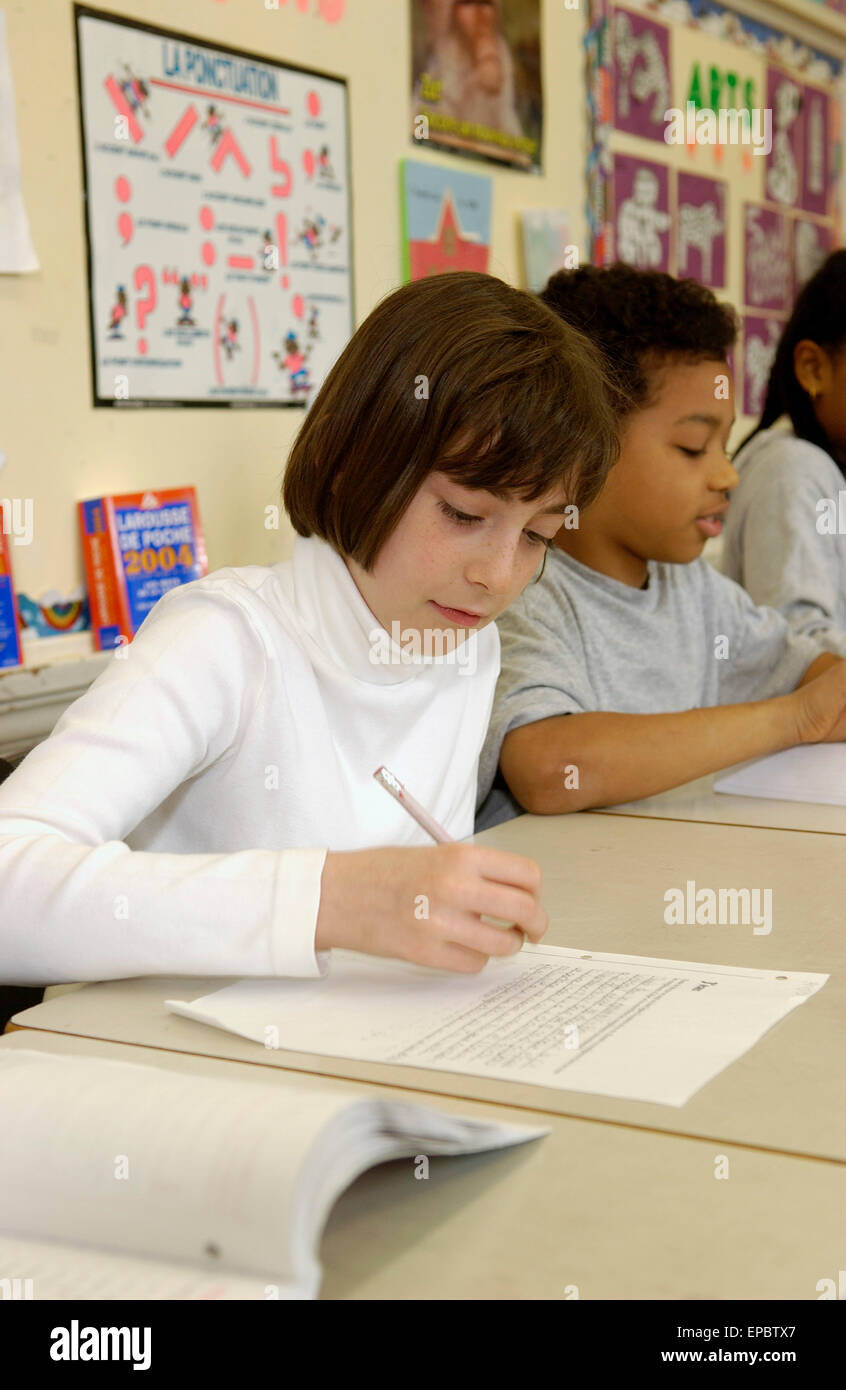 Fifth grade classroom hi-res stock photography and images - Alamy