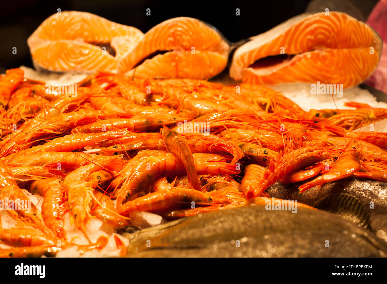 Fresh seafood at fish market Stock Photo - Alamy