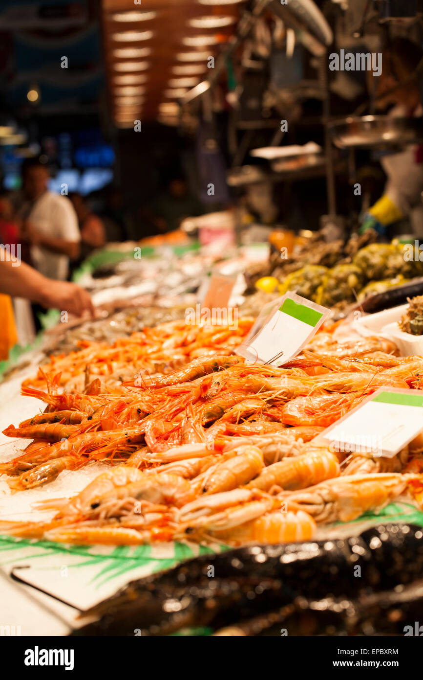 Fresh seafood at fish market Stock Photo - Alamy