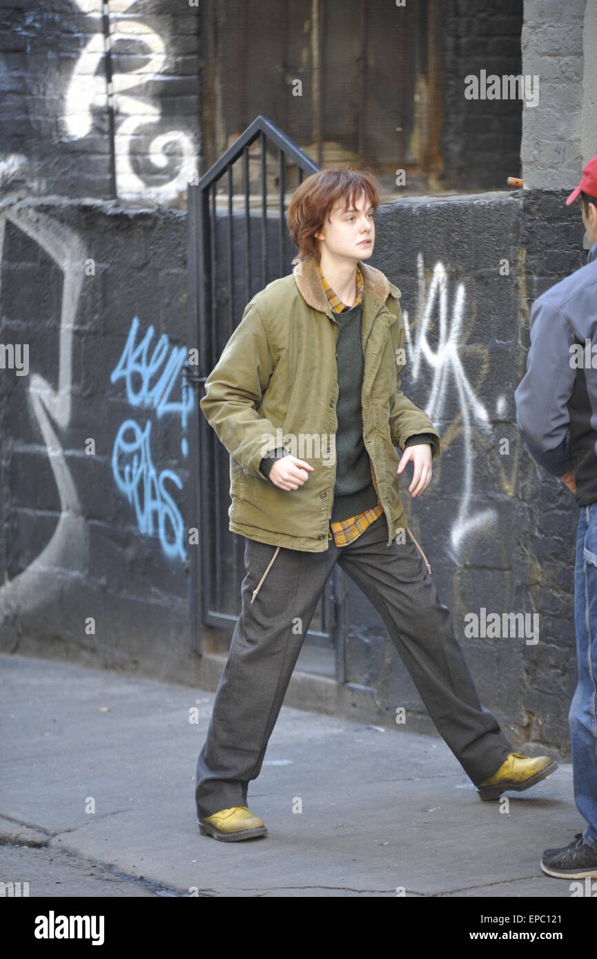 Elle Fanning shooting on location a scene on the set of her upcoming ...