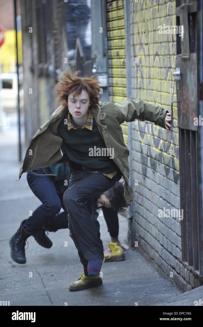 Elle Fanning shooting on location a scene on the set of her upcoming ...