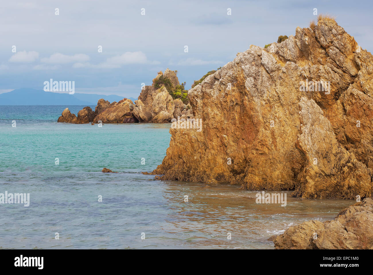 Turquoise water limestone rocks water hi-res stock photography and ...