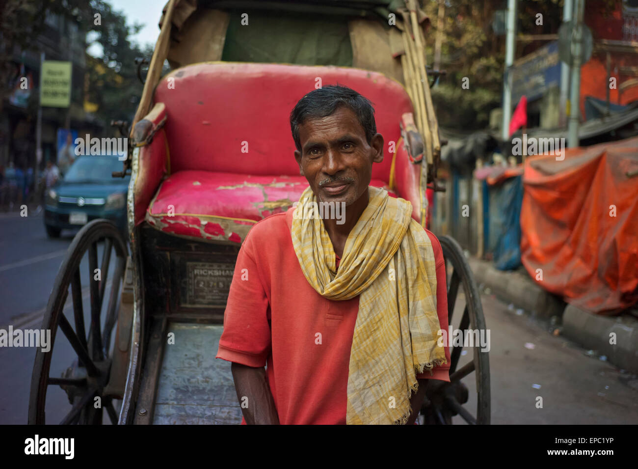 Rickshaw puller; Kolkata, West Bengal, India Stock Photo - Alamy