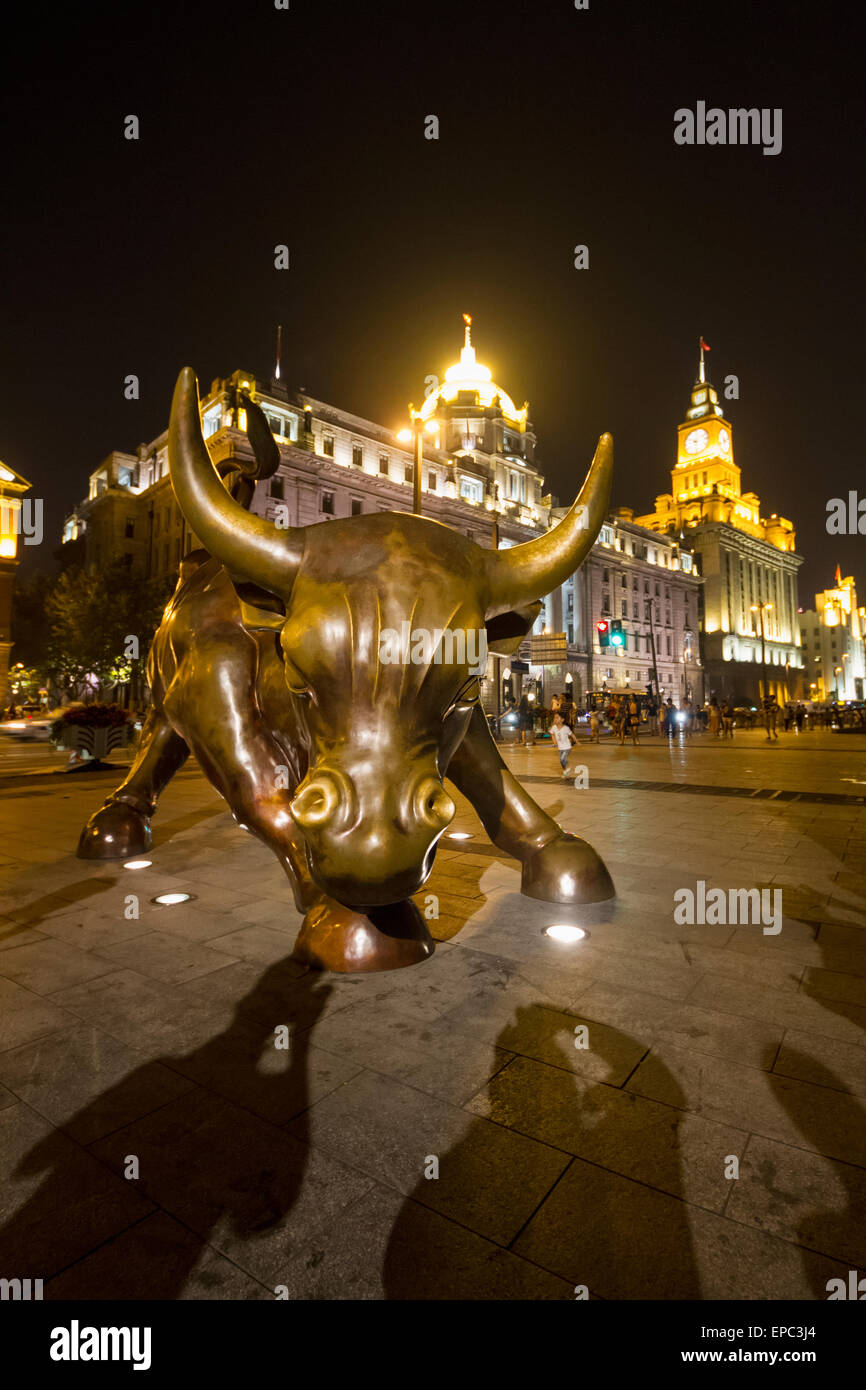 Bund Bull sculpture, a derivative of Arturo Di Modica's Charging Bull ...