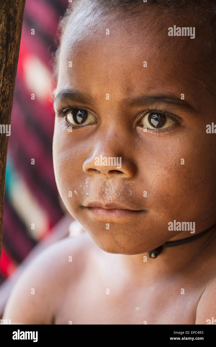 Papua new guinea boy boys hi-res stock photography and images - Alamy