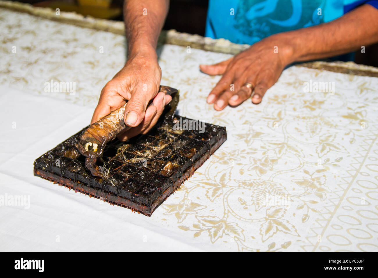 Java cloth hi-res stock photography and images - Alamy