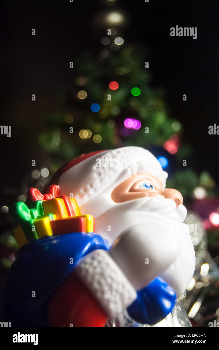 Vintage plastic snowman hi-res stock photography and images - Alamy