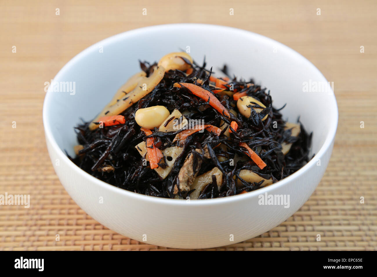 Hijiki simmered in soy sauce hi-res stock photography and images - Alamy