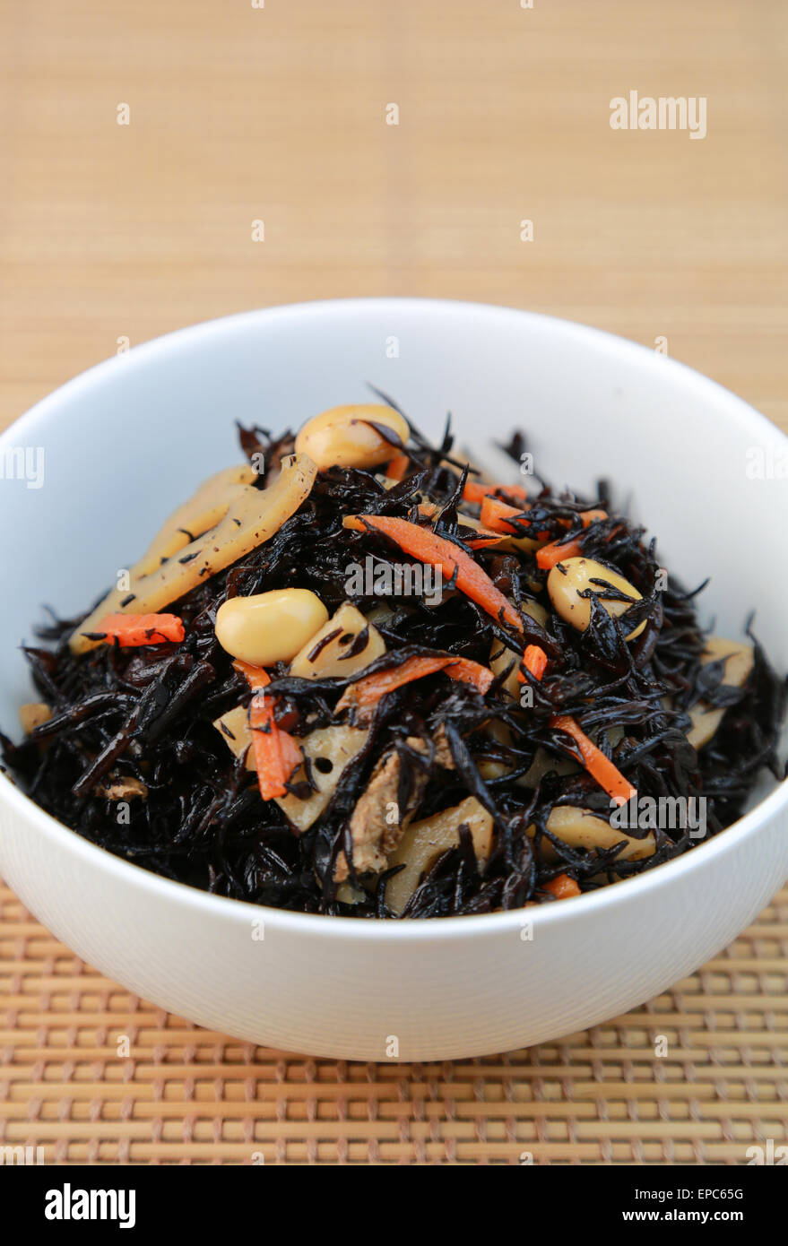 Hijiki simmered in soy sauce hi-res stock photography and images - Alamy