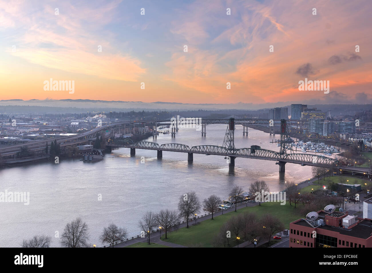 Portland oregon downtown hi-res stock photography and images - Alamy