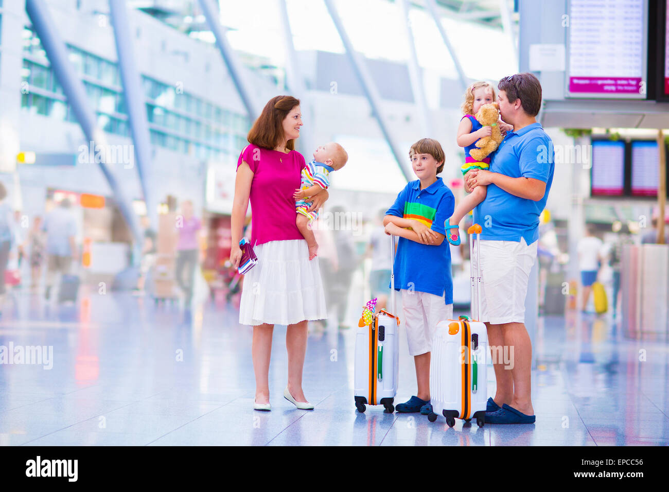 Family holiday airport luggage hi-res stock photography and images - Alamy