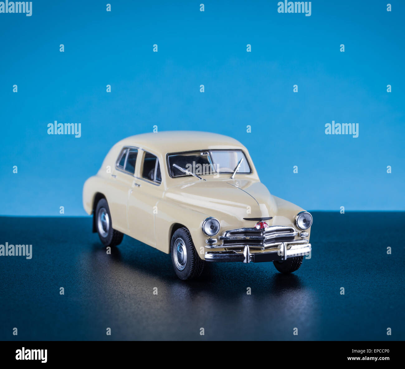 Vintage toy cars hi-res stock photography and images - Alamy