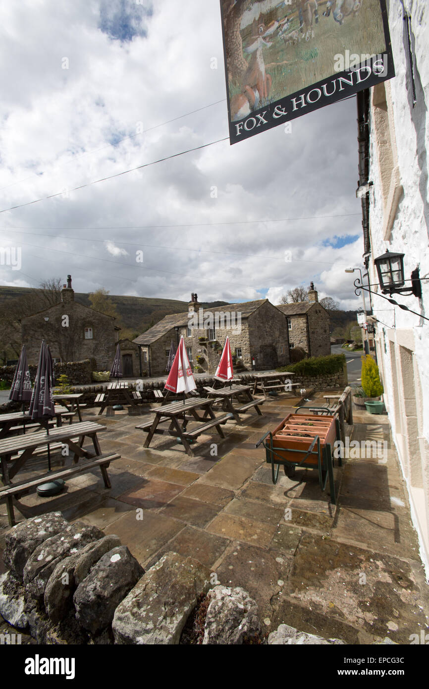 Village of Starbottom, Yorkshire, England. Picturesque view of the Fox ...