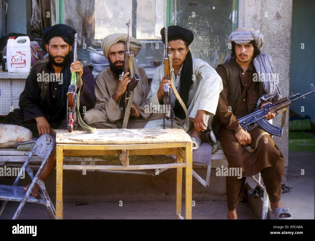 Afghan taliban fighters hi-res stock photography and images - Alamy