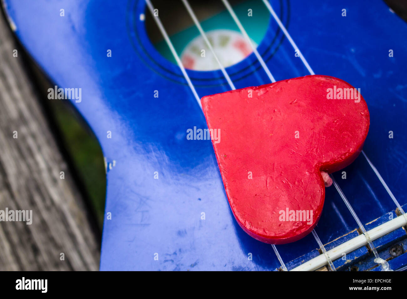 Red fiddle abstract hi-res stock photography and images - Alamy
