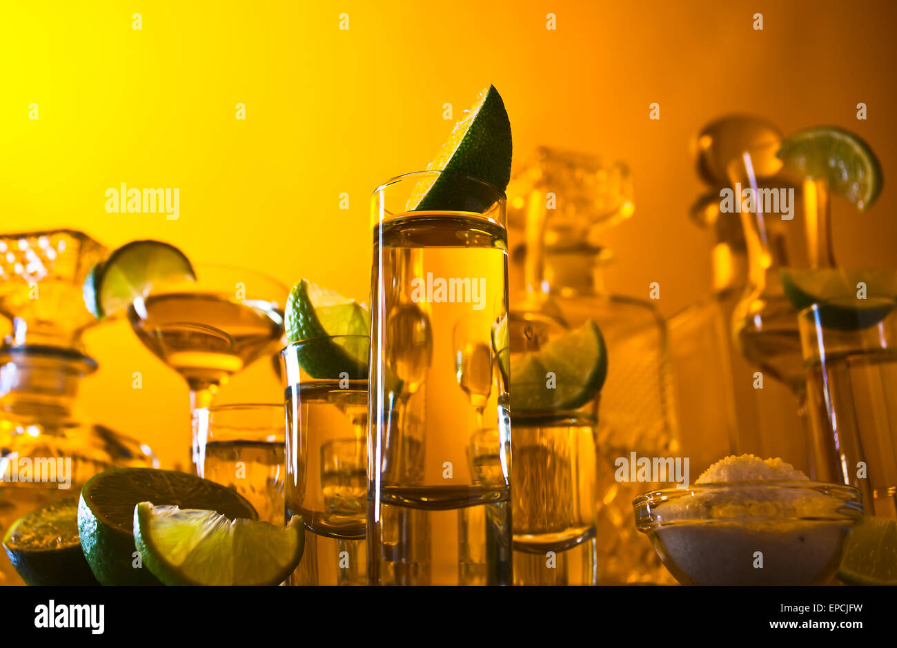 Tequila with gold hi-res stock photography and images - Alamy