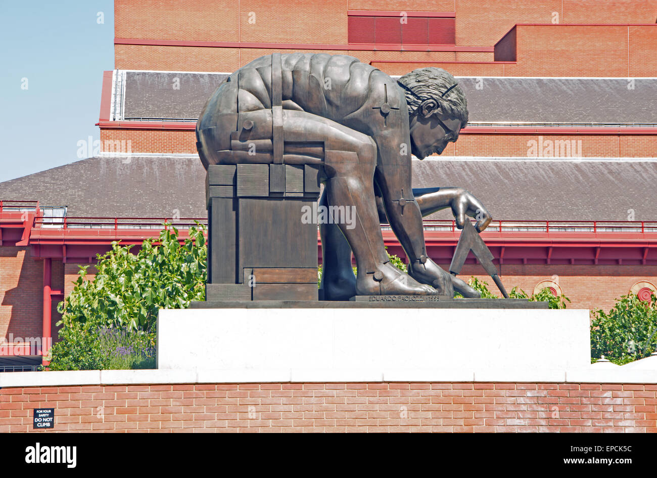 Newton sculpture british library hi-res stock photography and images ...