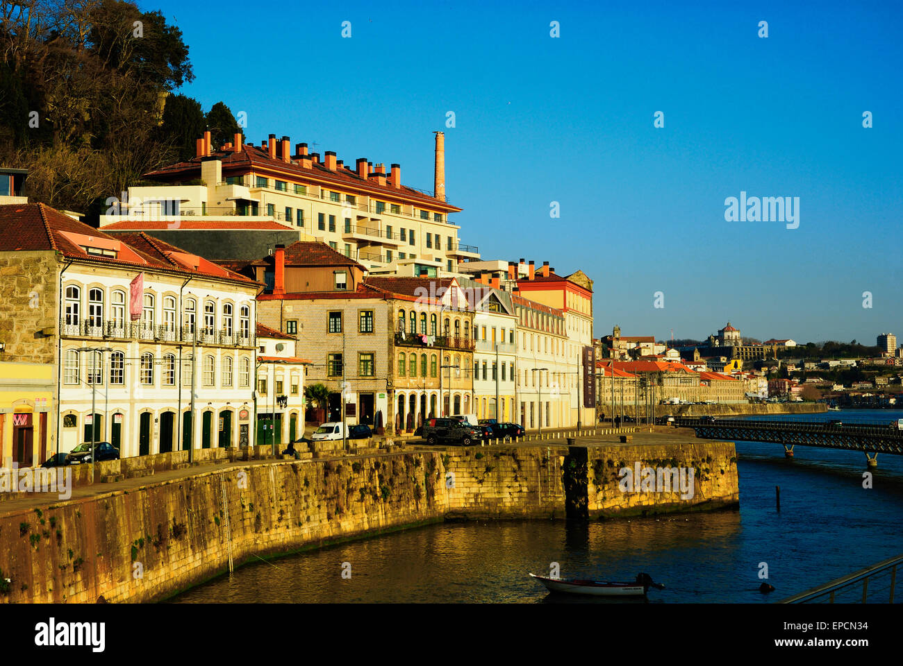 Porto riverside hi-res stock photography and images - Alamy