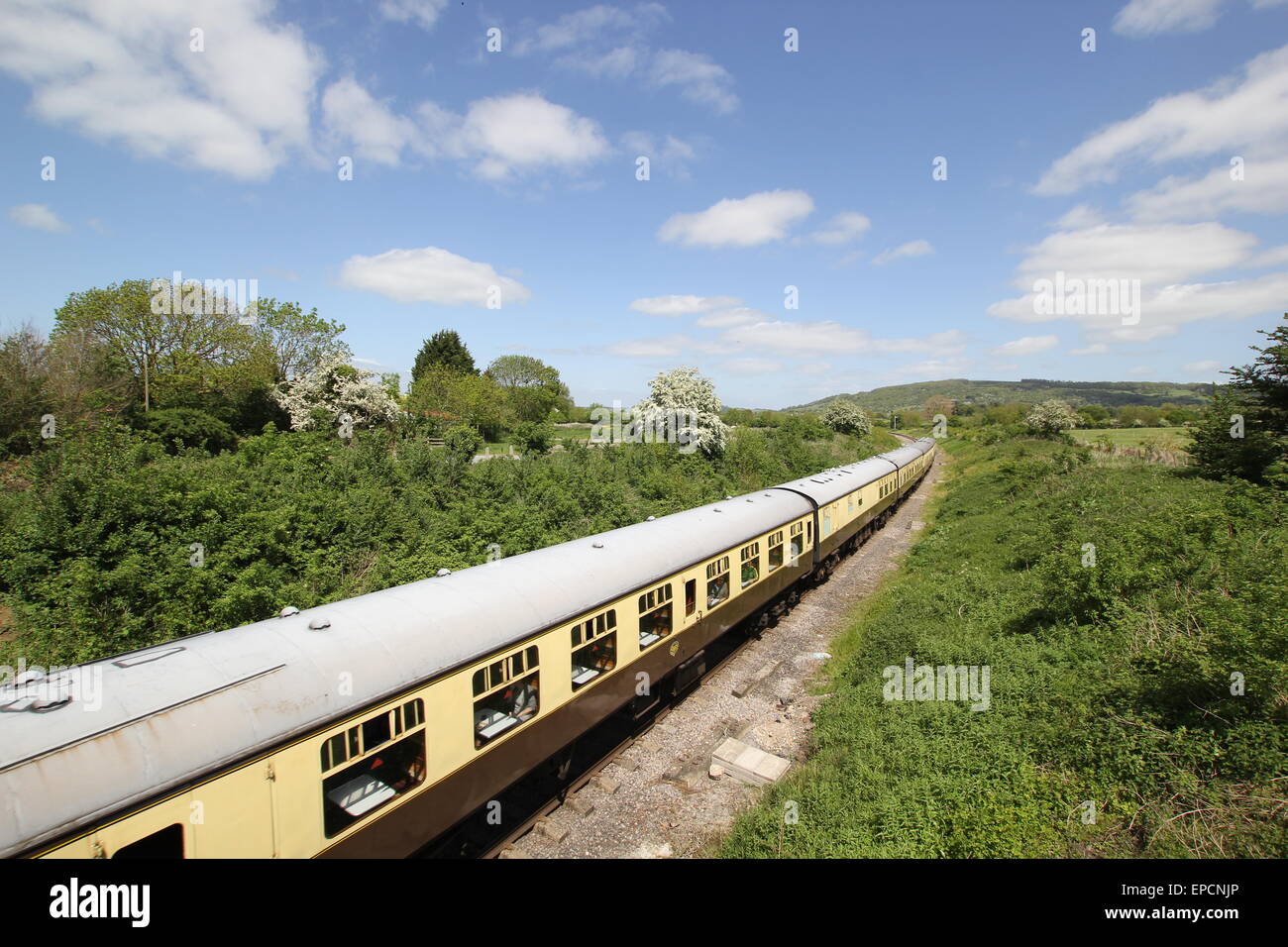 Train countryside england hi-res stock photography and images - Alamy