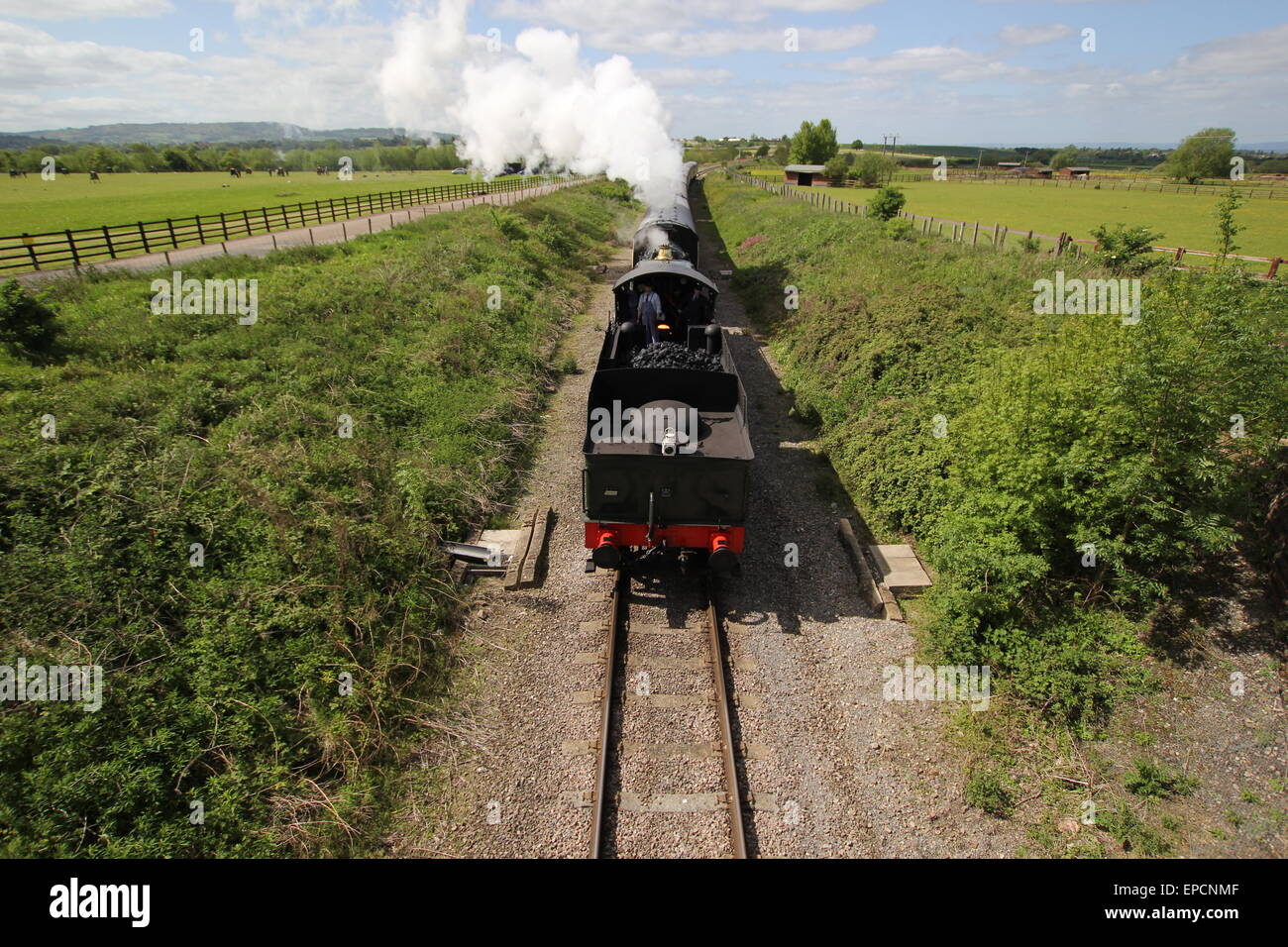 Southam Bridge, Cheltenham, Gloucestershire, UK. 16th May, 2015. Steam ...