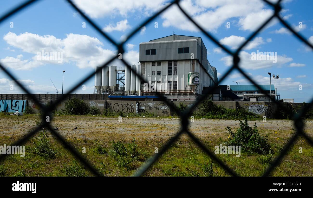 Derelict disused factory hi-res stock photography and images - Alamy