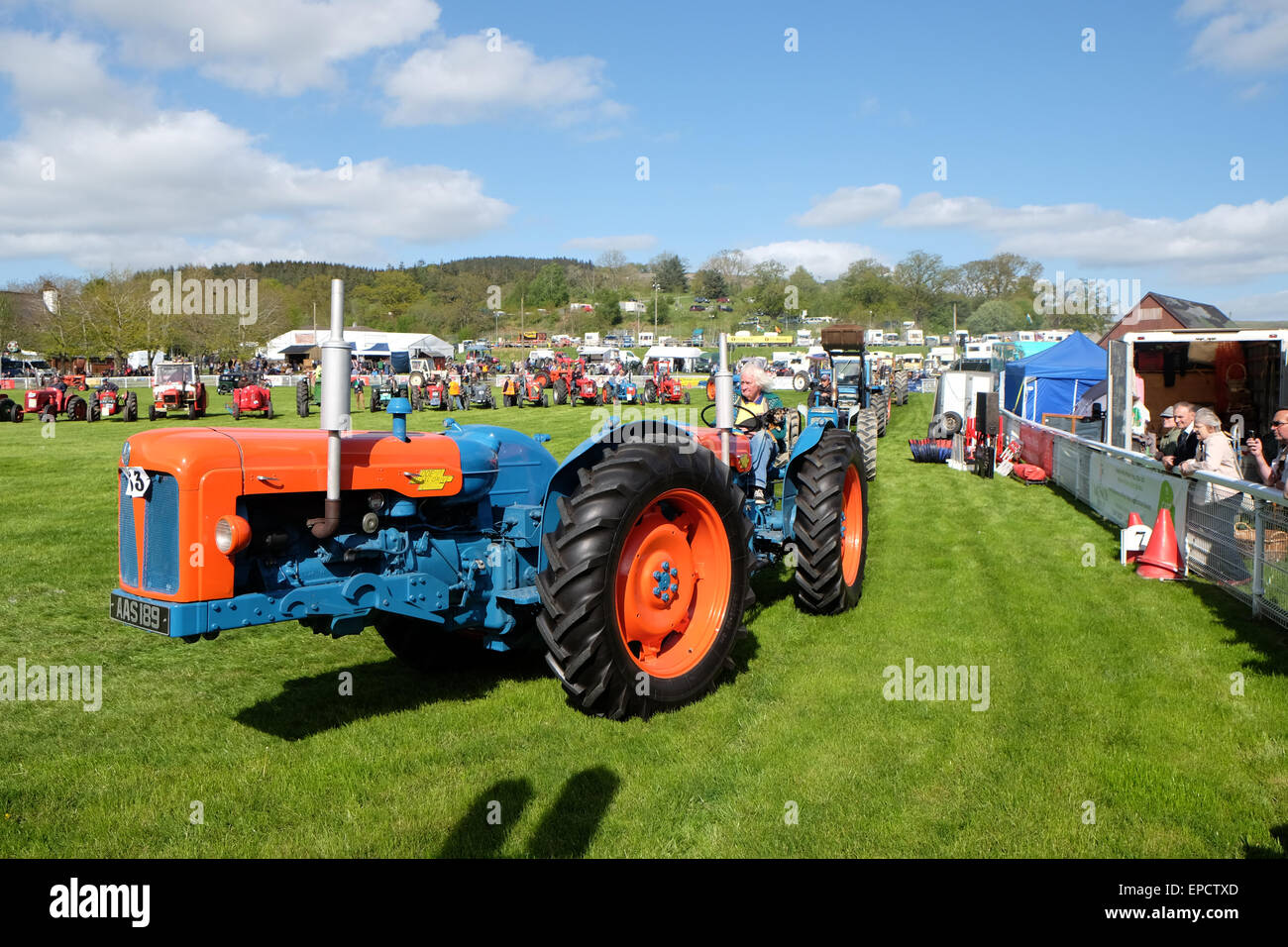 Farming 1950s uk hi-res stock photography and images - Alamy