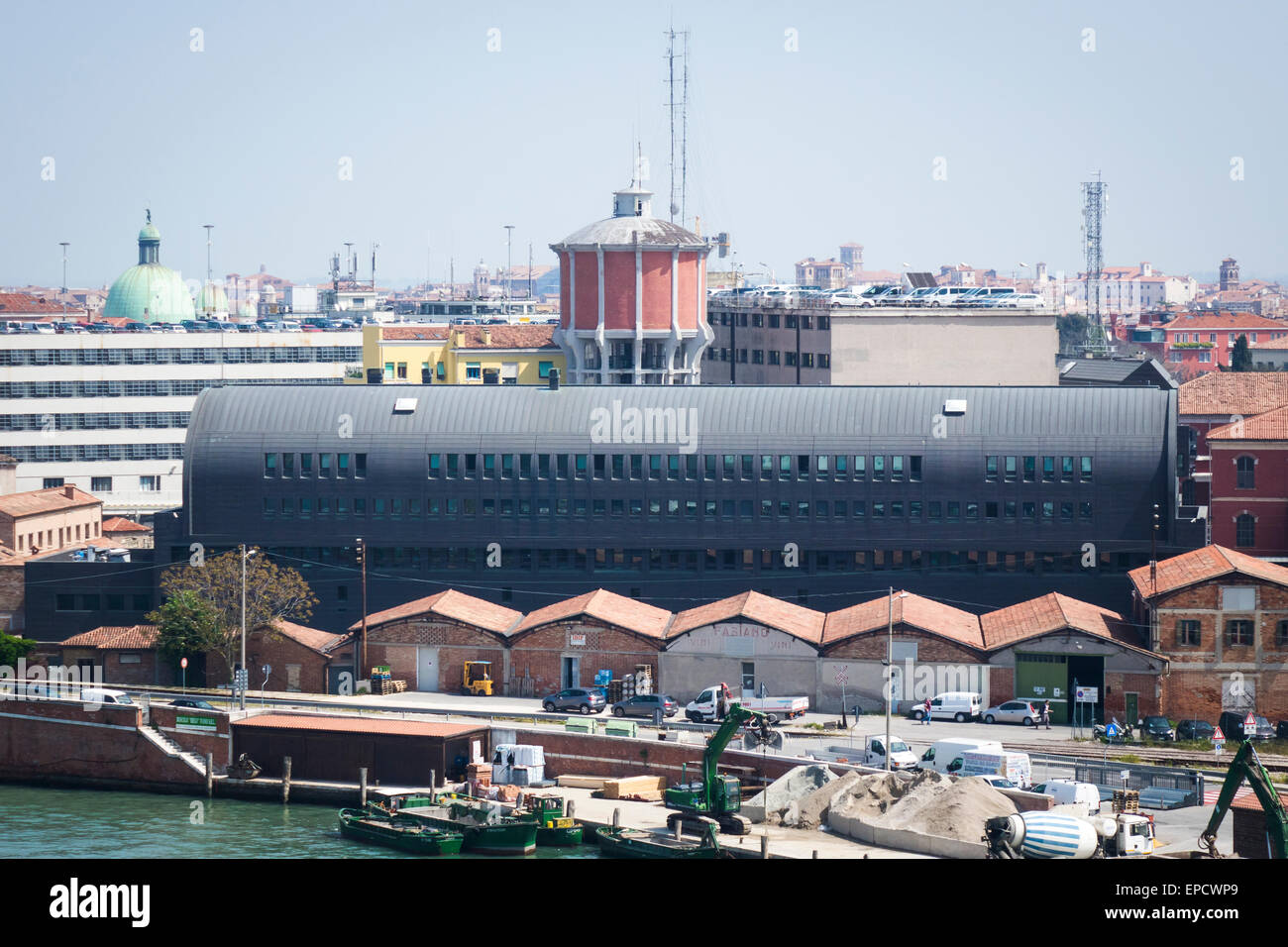 Venice docks hi-res stock photography and images - Alamy