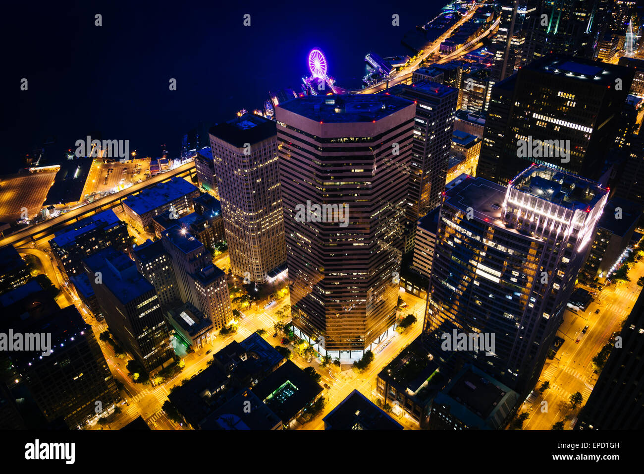 Aerial view seattle city skyline hi-res stock photography and images ...