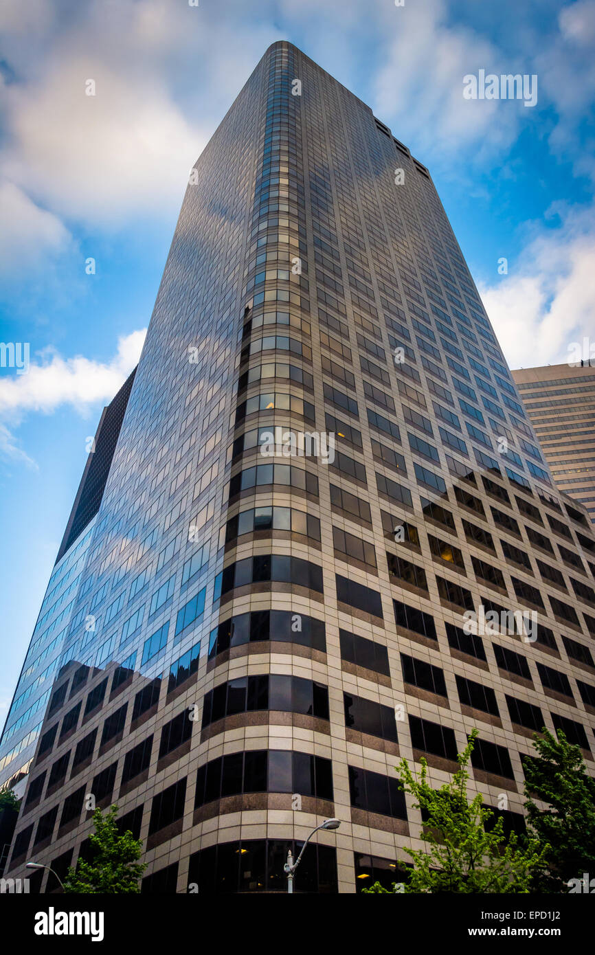Modern building in downtown Seattle, Washington Stock Photo - Alamy