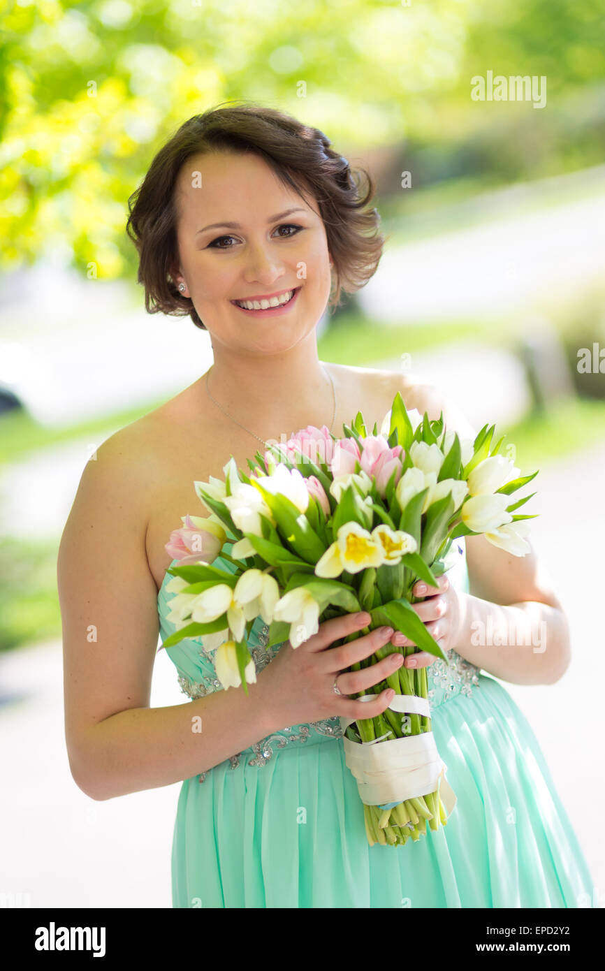 Tulip bridal bouquet hi-res stock photography and images - Alamy