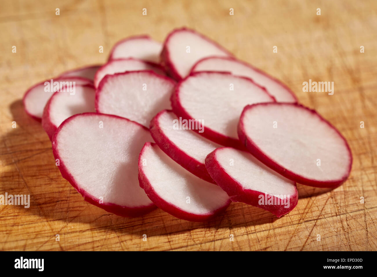 Red radish slices hi-res stock photography and images - Alamy