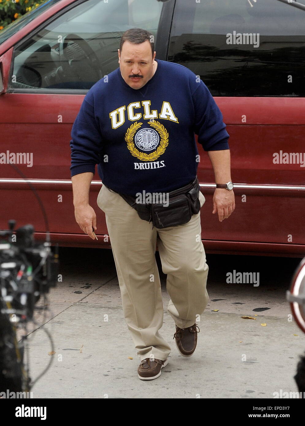 Comedian actor Kevin James filming his sequel "Paul Blart: Mall Cop 2 ...