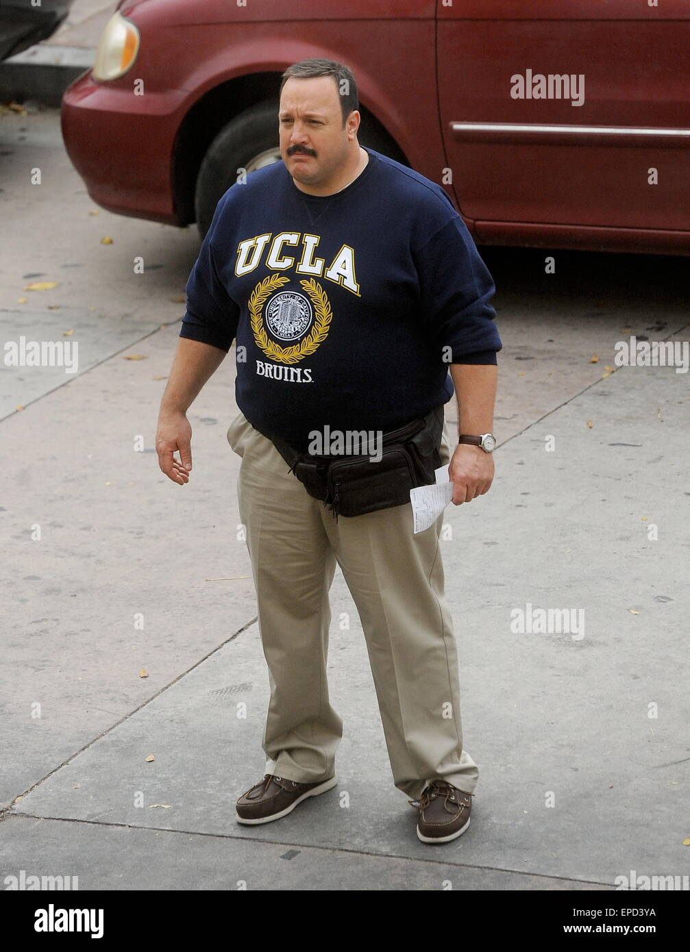 Comedian actor Kevin James filming his sequel "Paul Blart: Mall Cop 2 ...
