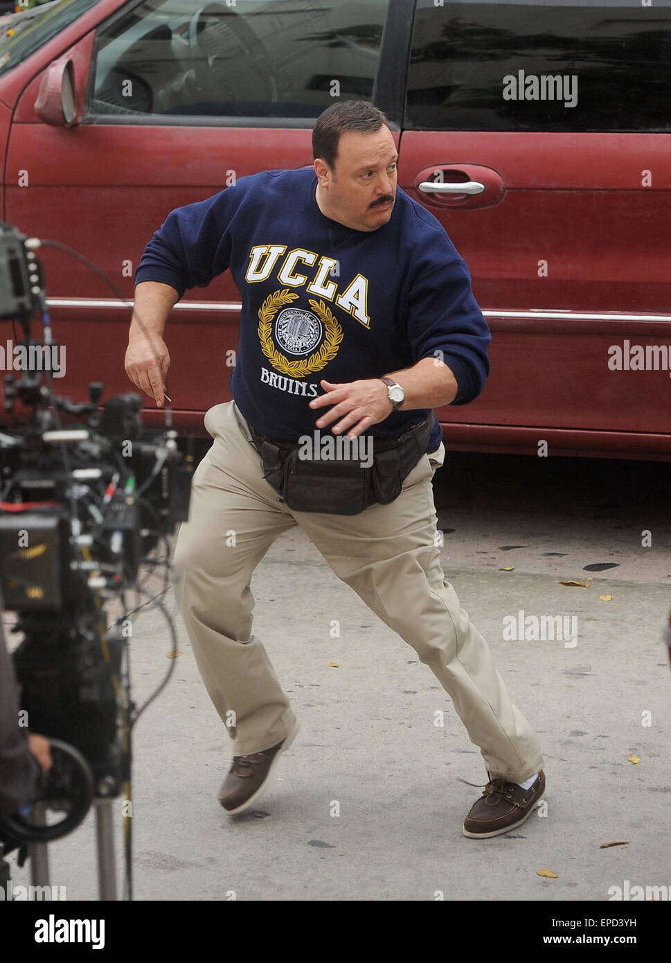 Comedian actor Kevin James filming his sequel "Paul Blart: Mall Cop 2 ...