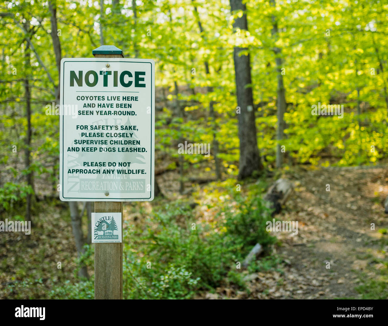 Coyote warning sign hi-res stock photography and images - Alamy