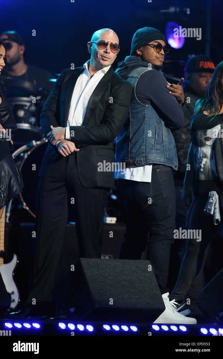 Pitbull and Ne-Yo perform together at ABC studios for late-night talk ...